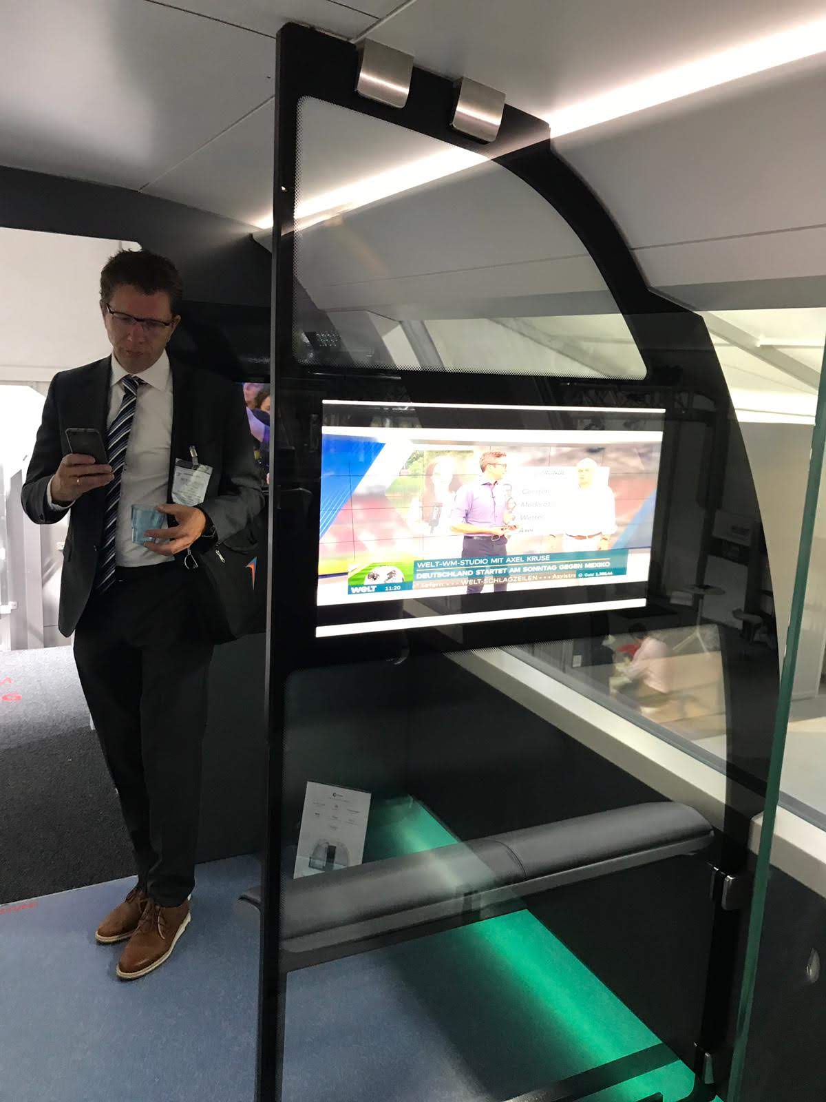 Glass interactive smart display system: OSG Smart Tech